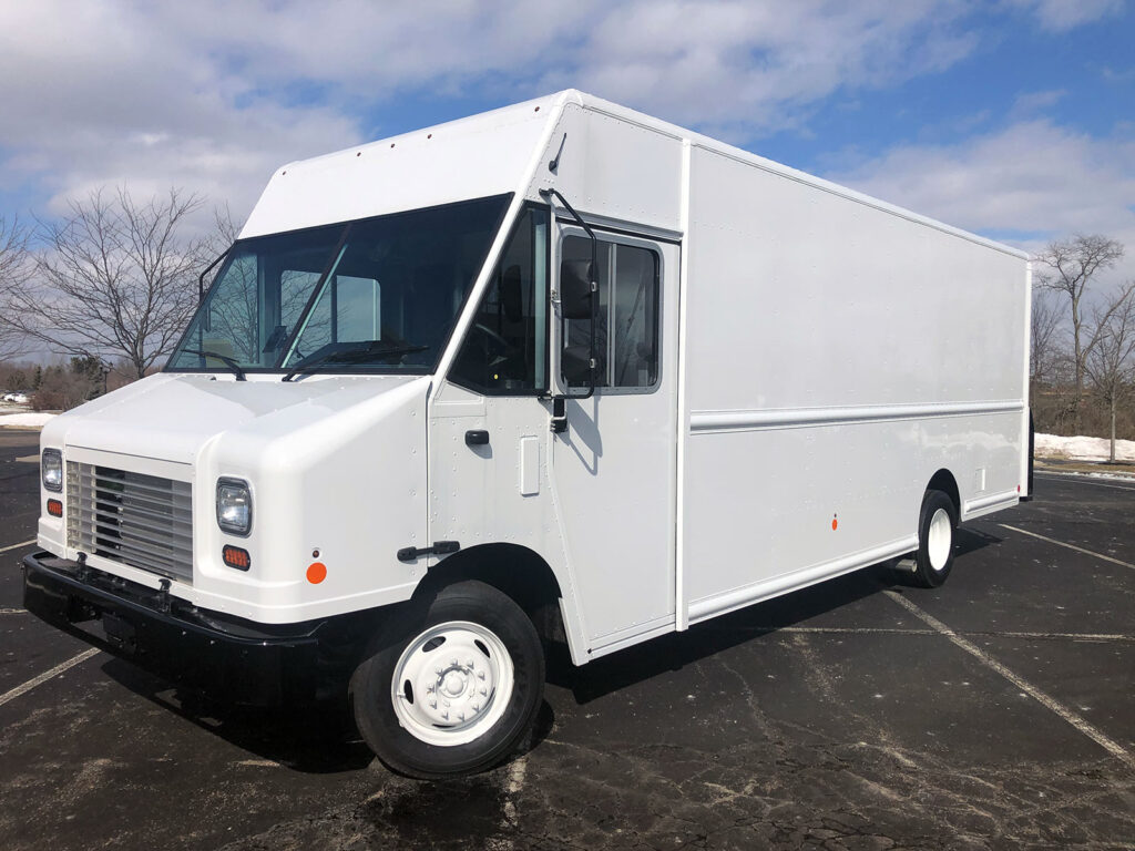 Ford-F59-P1100_8260 - Bush Truck Leasing