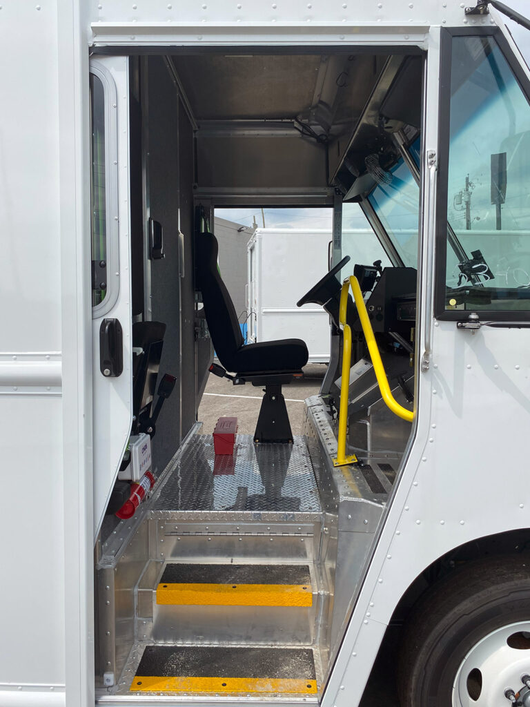 Ford-F59-16_IMG_1047 - Bush Truck Leasing