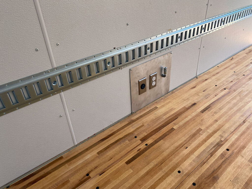 Hunter-engineering-cutaway-e450_IMG_4149 - Bush Truck Leasing