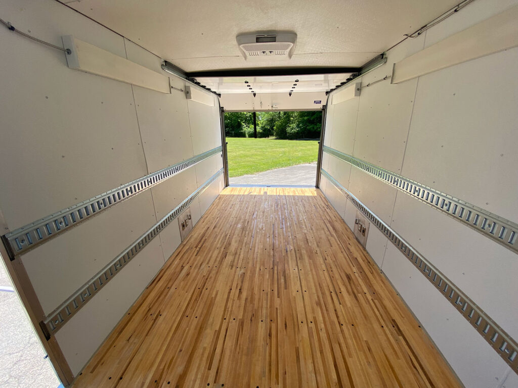 Hunter-engineering-cutaway-e450_IMG_4151 - Bush Truck Leasing