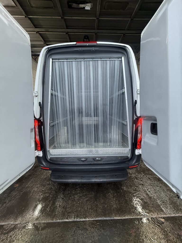 PT145794-DFS-Allentown-Full-rear-cargo-doors-open - Bush Truck Leasing